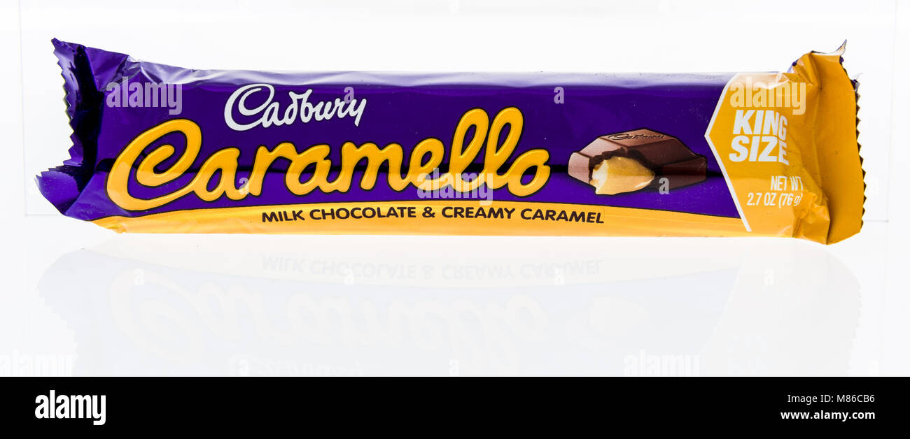Cadbury caramello bar hi-res stock photography and images - Alamy