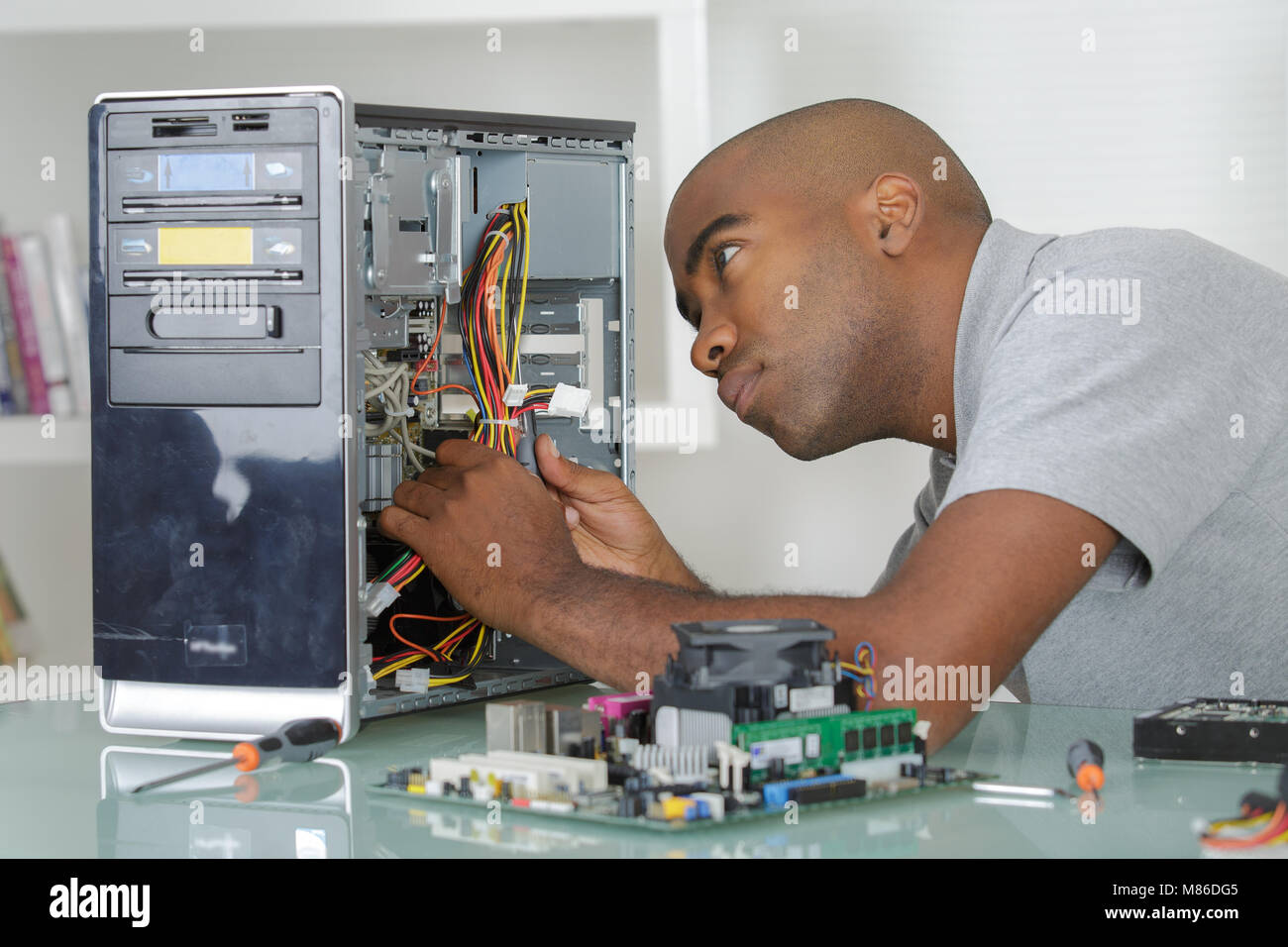 assembling the cpu Stock Photo - Alamy