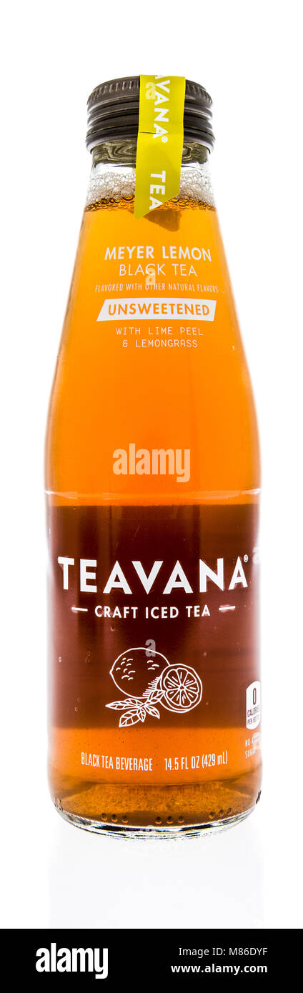 Iced tea bottle hi-res stock photography and images - Alamy