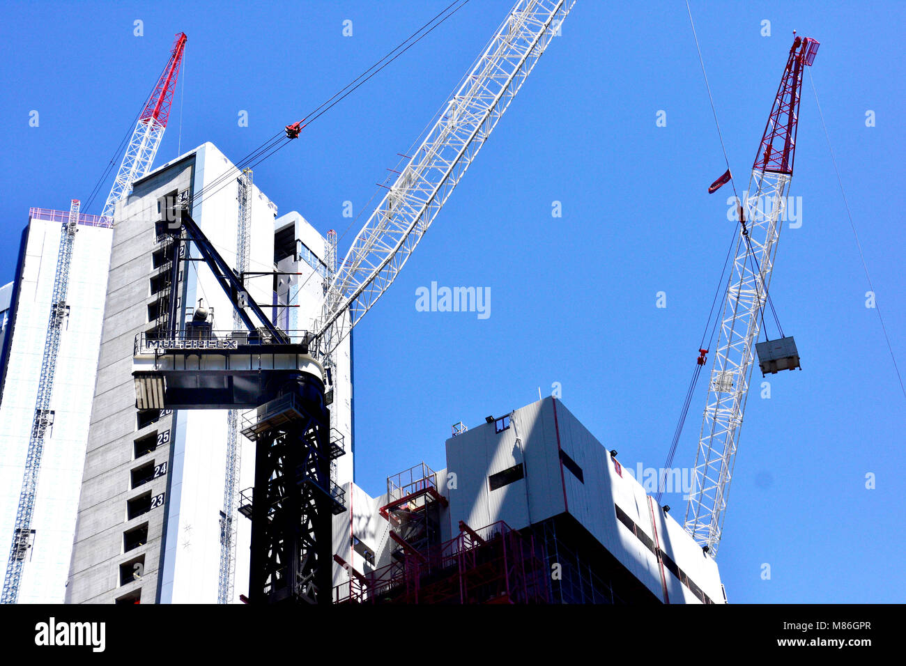 WORKING ON NEW HIGH RISE BUILDING IN BRISBANE CITY AUSTRALIA Stock ...