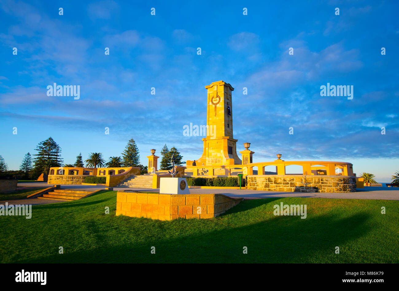 Fremantle War Memorial, Monument Hill, South Fremantle Stock Photo - Alamy