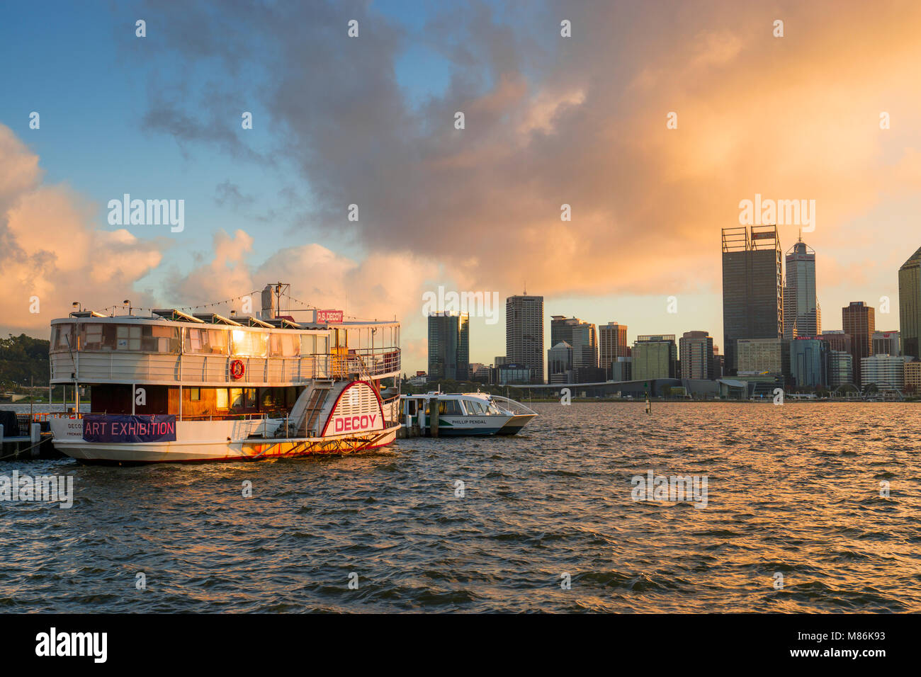 Paddle Steamer Decoy on Swan River Perth CBD Stock Photo - Alamy