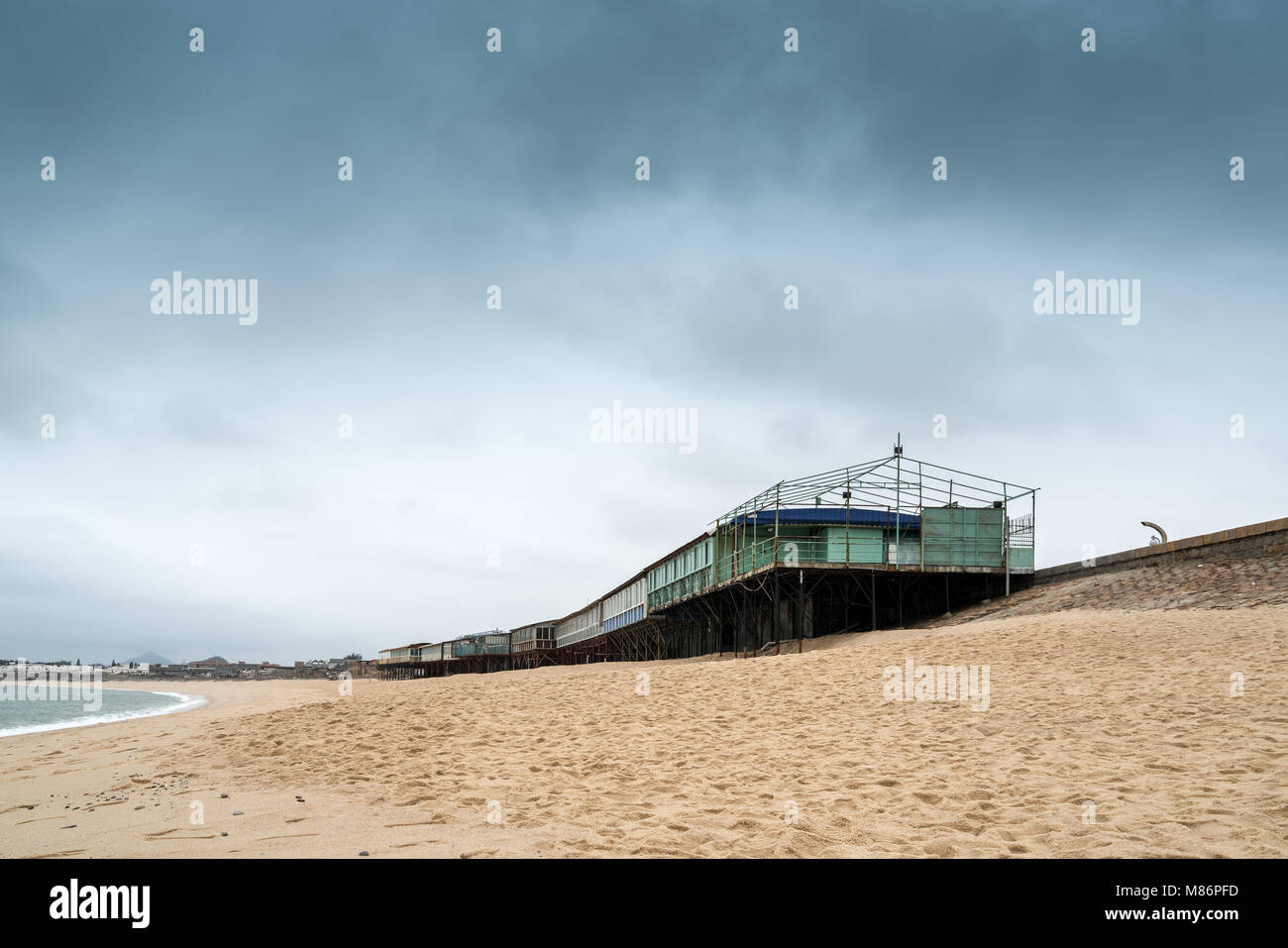 Temporary buildings hi-res stock photography and images - Alamy