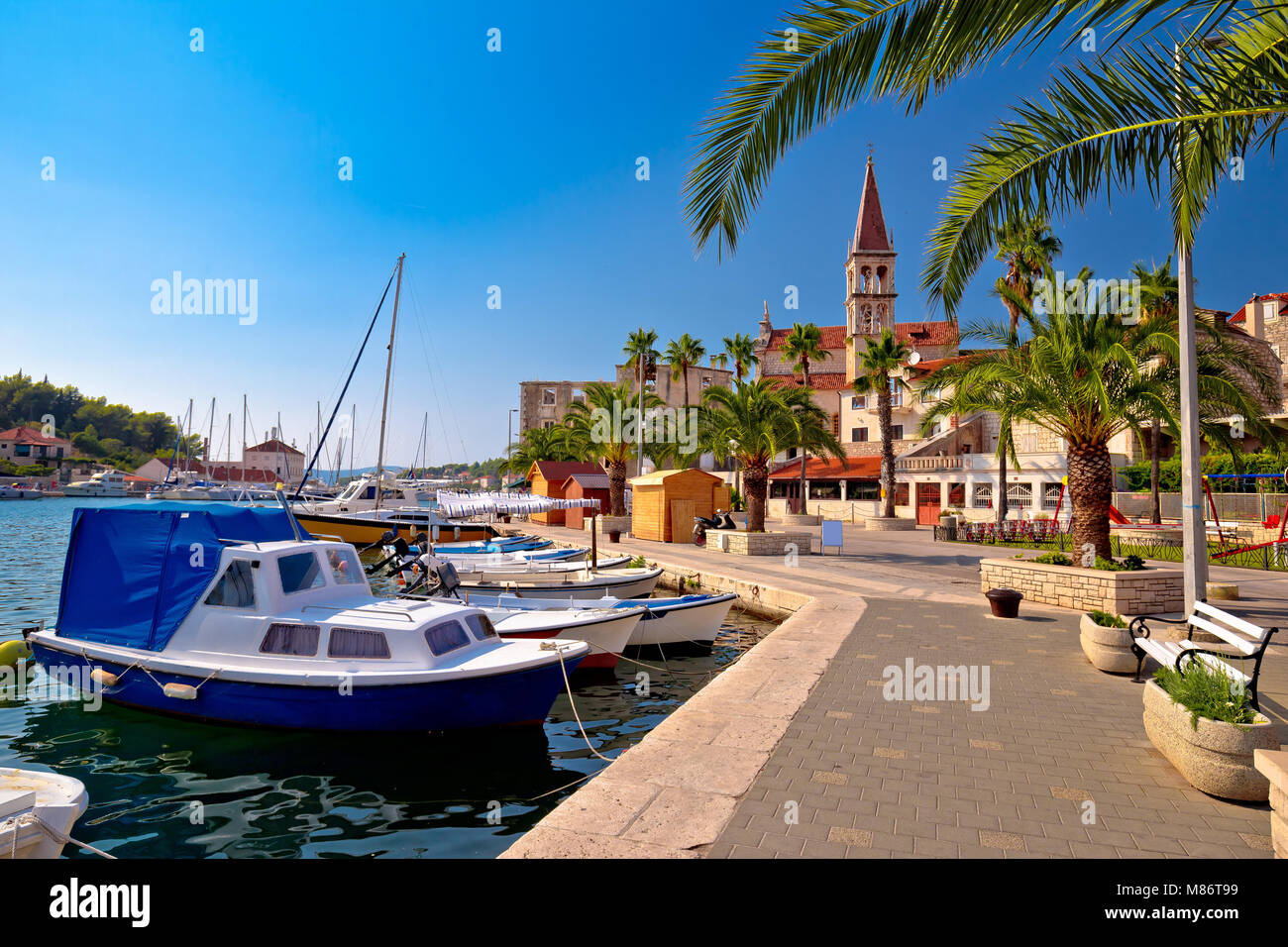 Town of Milna waterfront and marina view, Island of Brac, Dalmatia ...