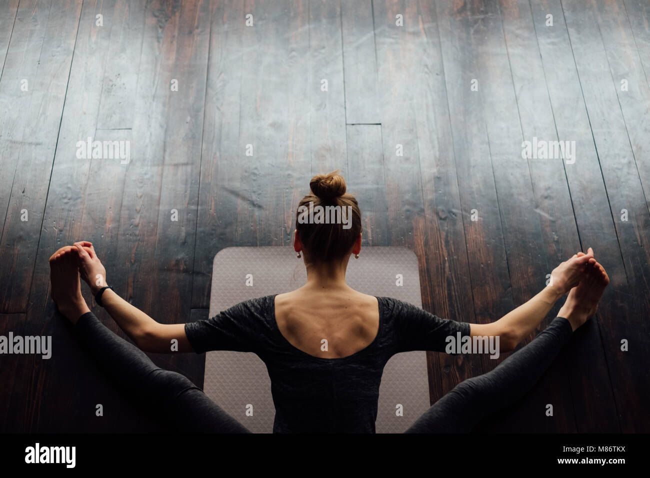 Seated exercise hi-res stock photography and images - Alamy