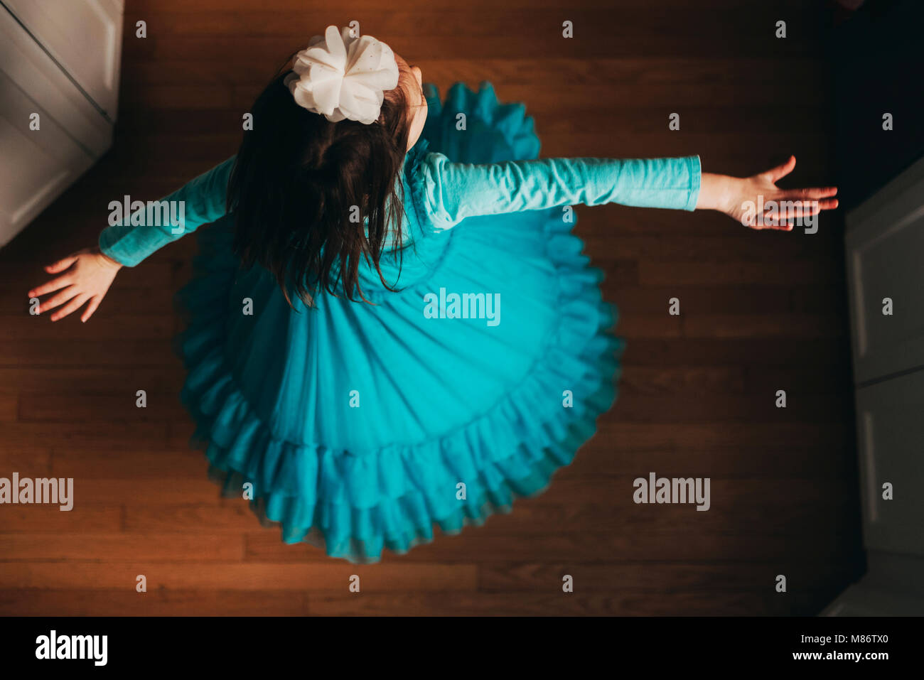 Dancing activity hi-res stock photography and images - Alamy