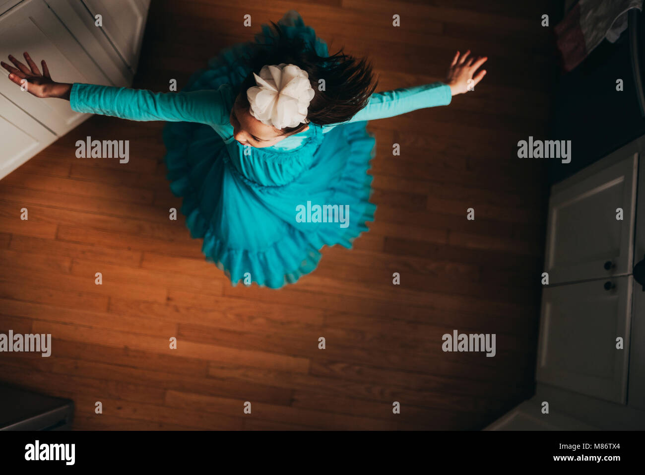 Overhead view of a girl dancing Stock Photo - Alamy