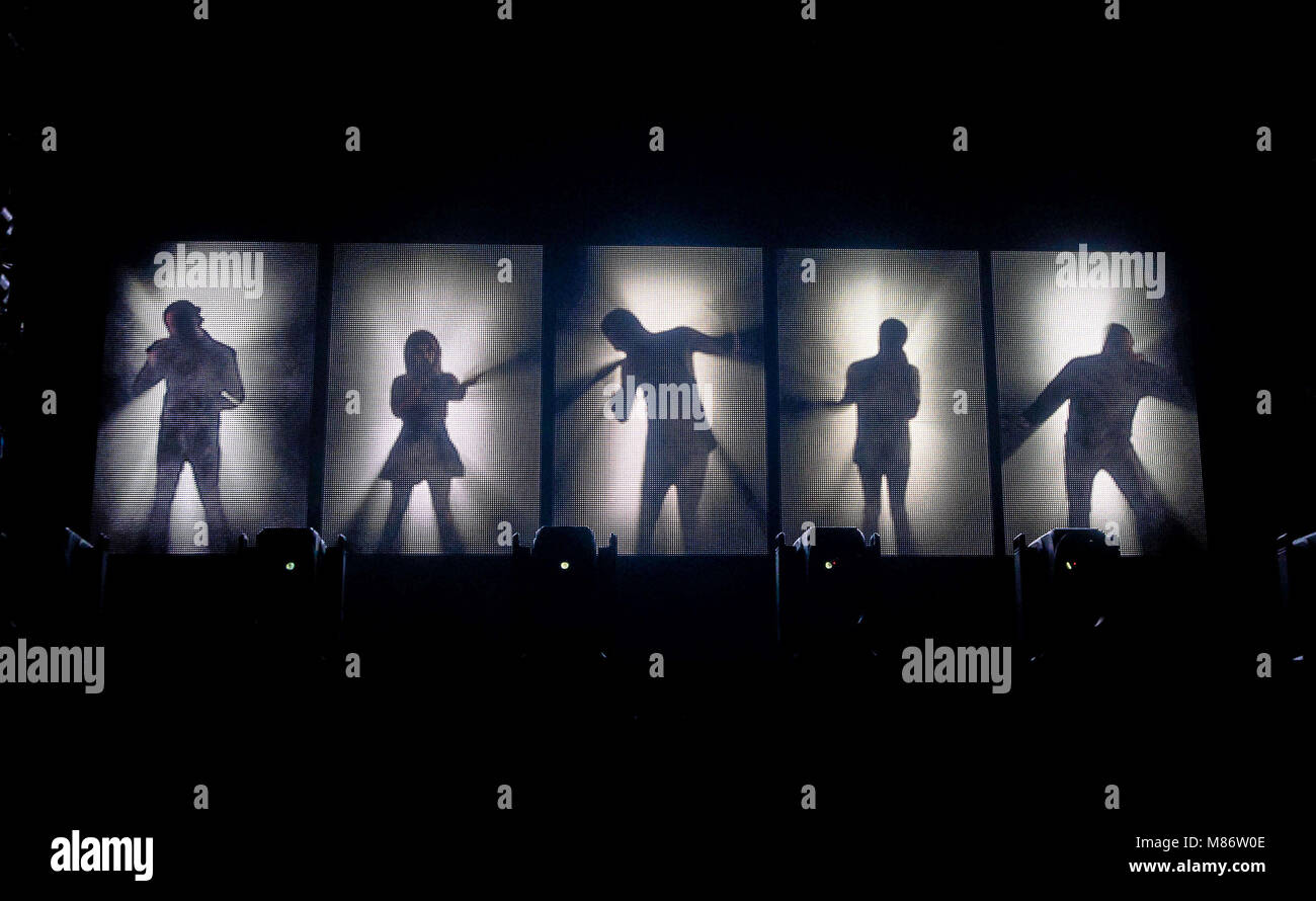 Entertainment showbiz concert hi-res stock photography and images - Alamy
