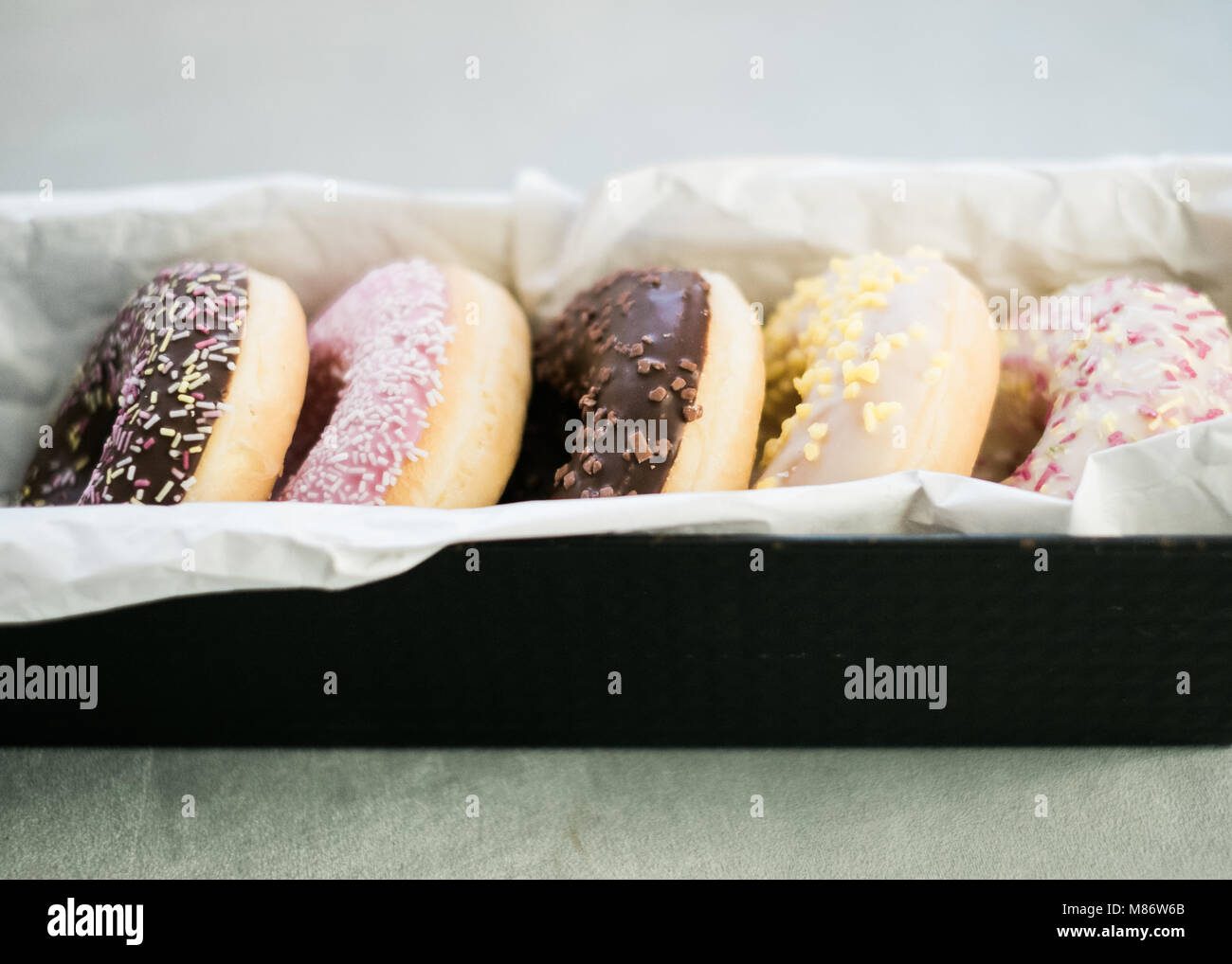 Donut tin hi-res stock photography and images - Alamy