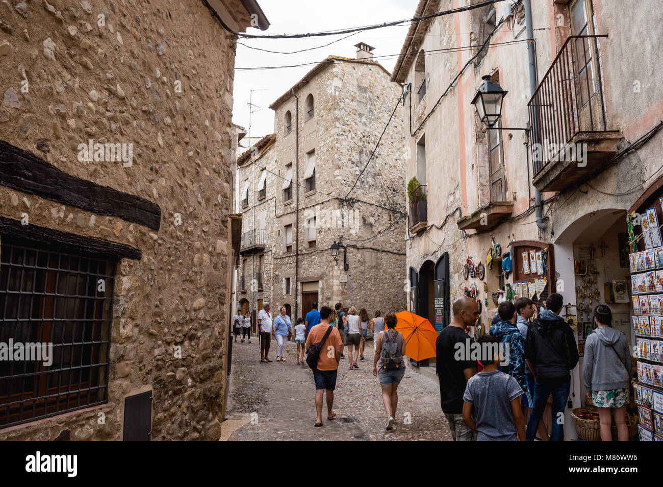 Girona, município e cidade da Espanha, capital da província homónima e ...