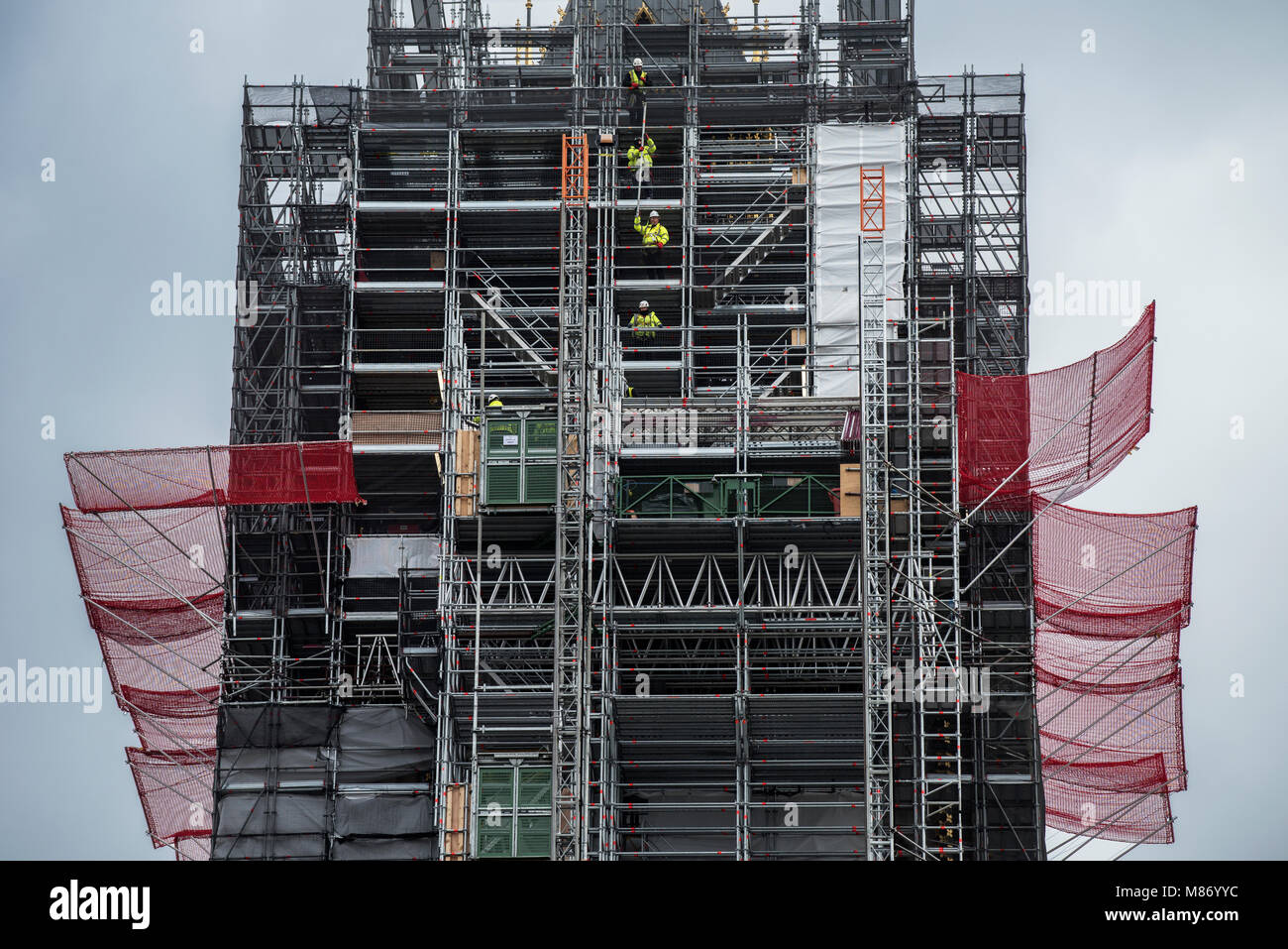 Palace of Westminster, House of Parliament, Big Ben Tower work men ...