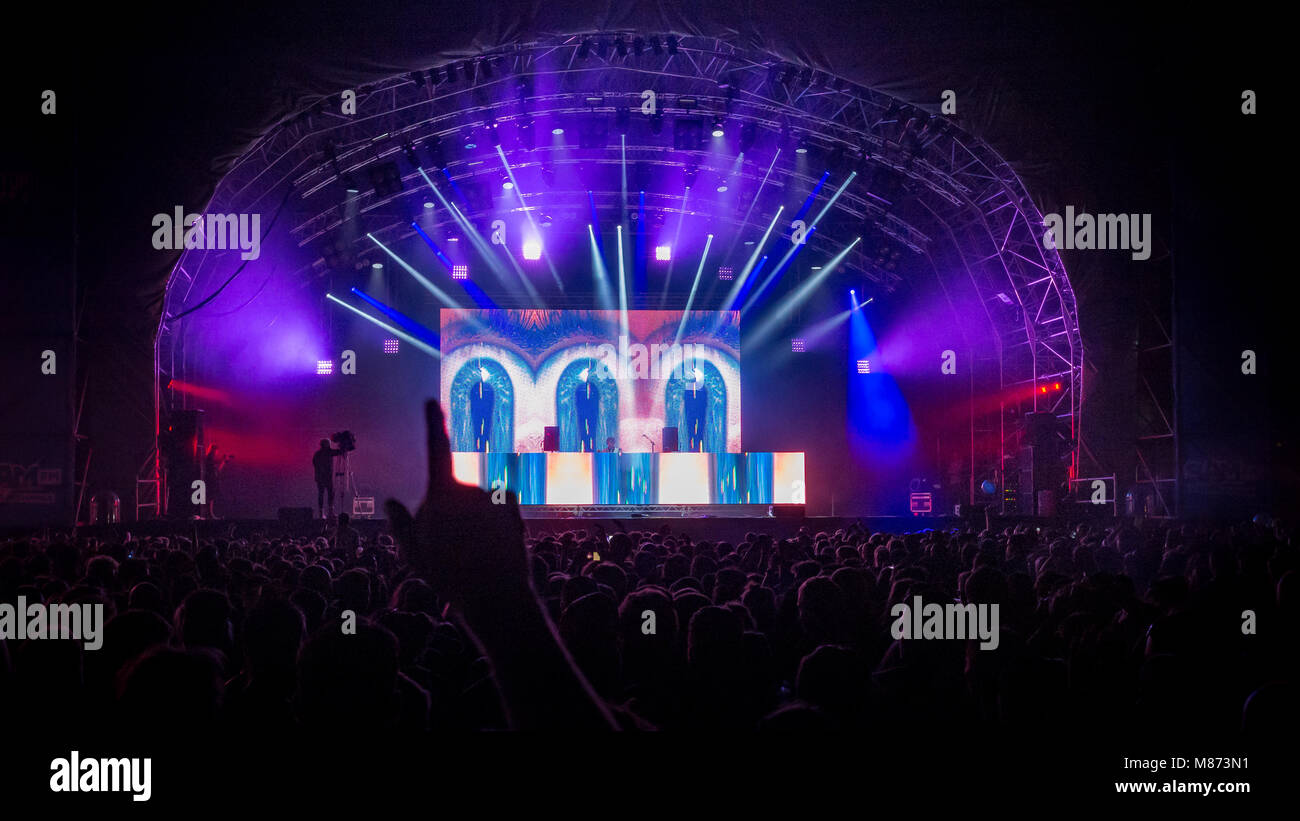 Annie Mac rocking the Castle Stage at Victorious Festival 2016 ...