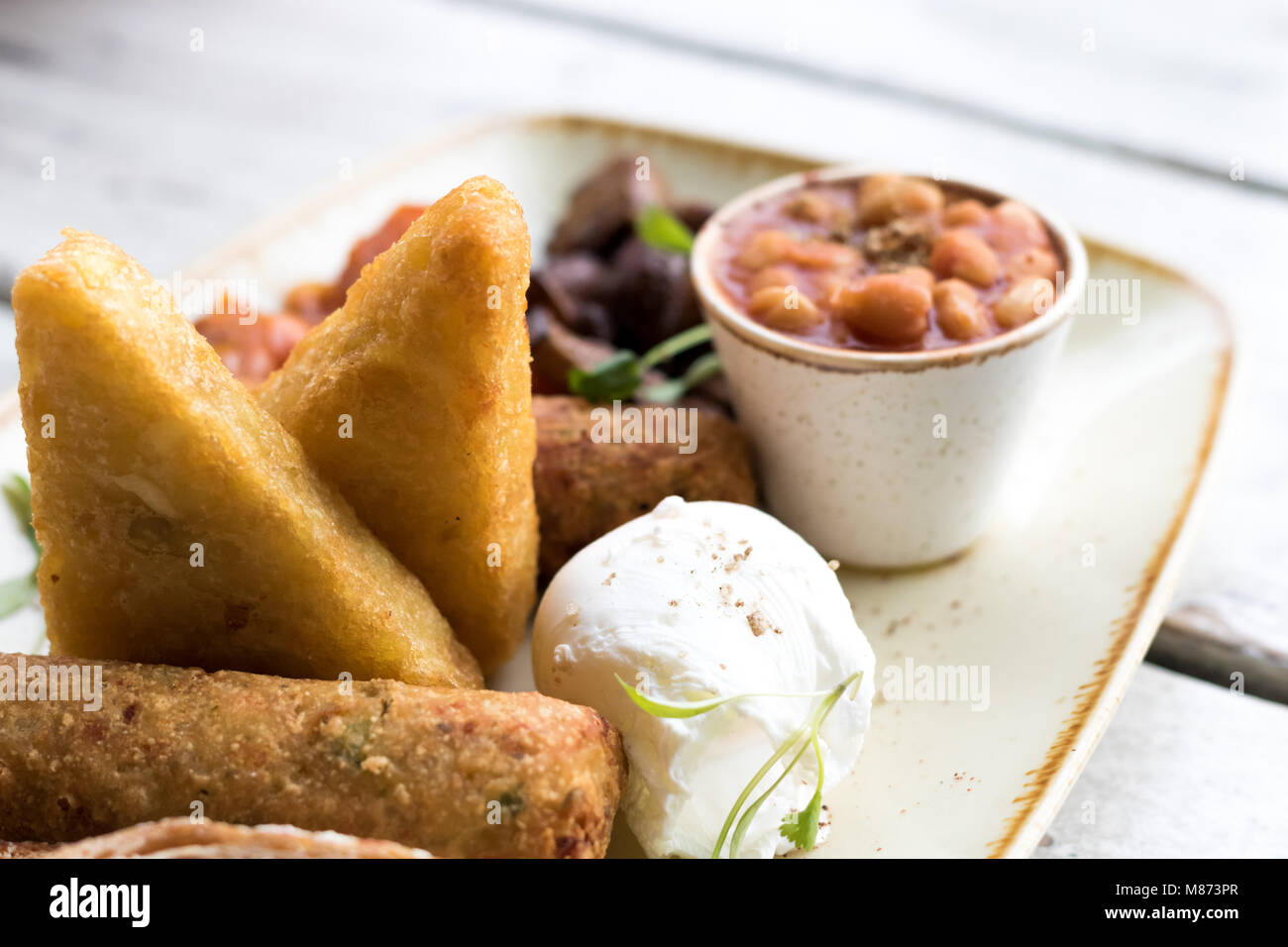 Full english vegetarian hi-res stock photography and images - Alamy