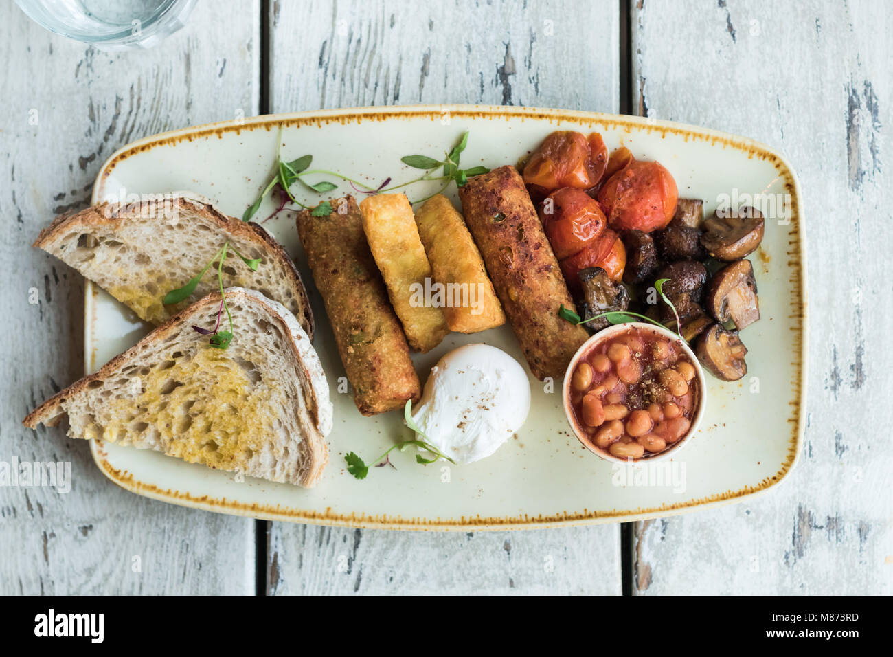 Full english vegetarian hi-res stock photography and images - Alamy