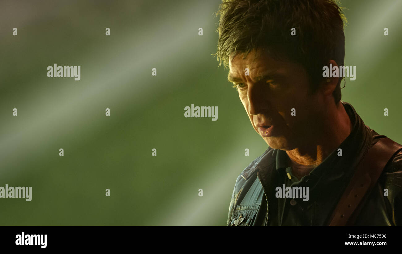 Victorious headliner hi-res stock photography and images - Alamy