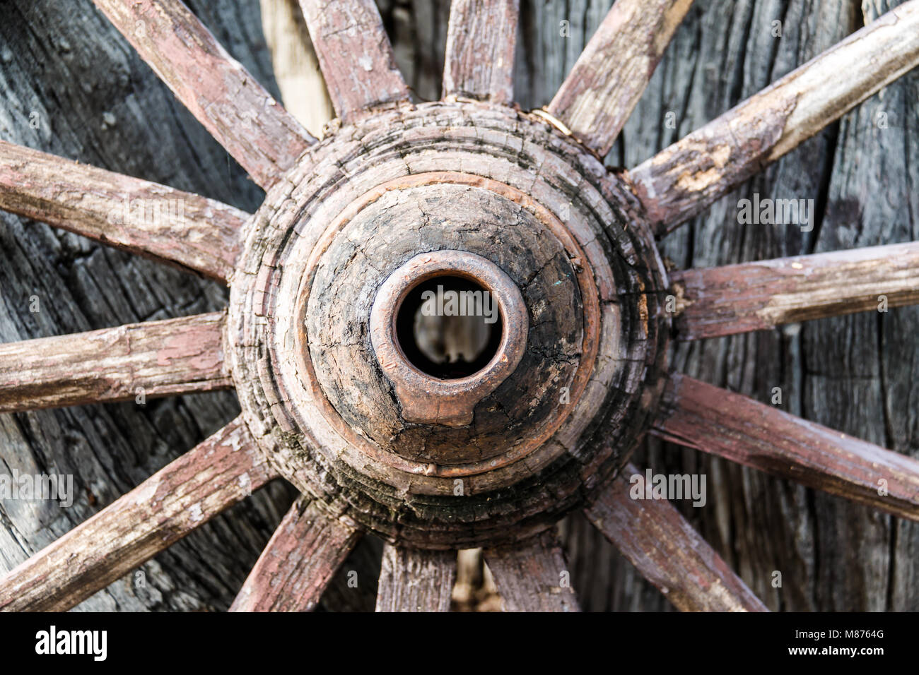 close up Old wooden wagon wheel Stock Photo - Alamy
