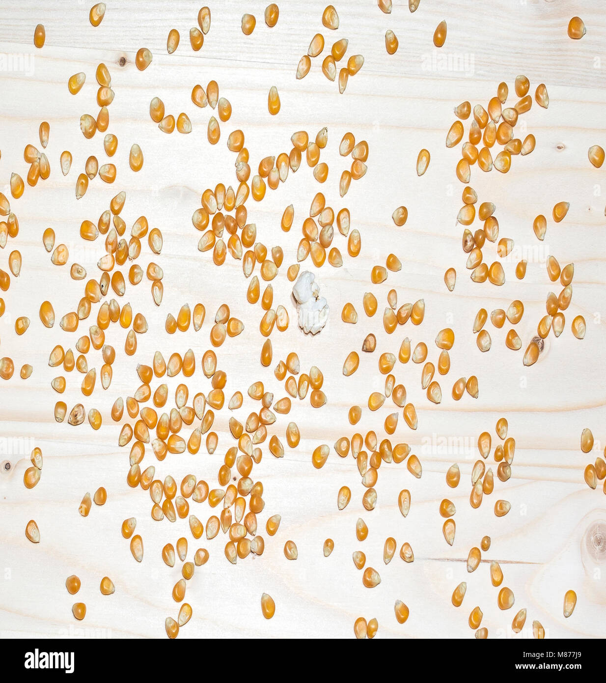 Flying pop corn hi-res stock photography and images - Alamy