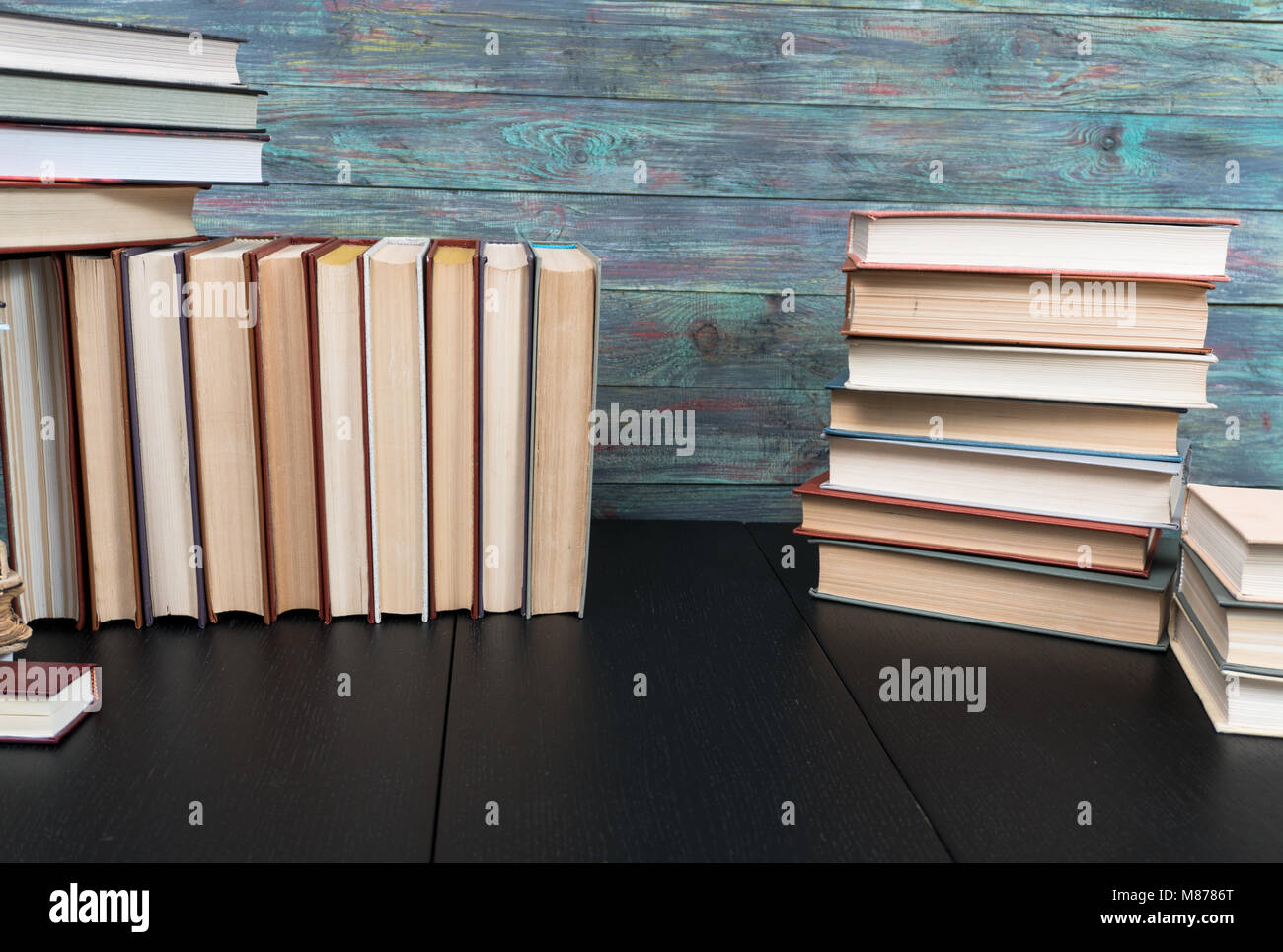 Many books in a bookstore or library Stock Photo - Alamy