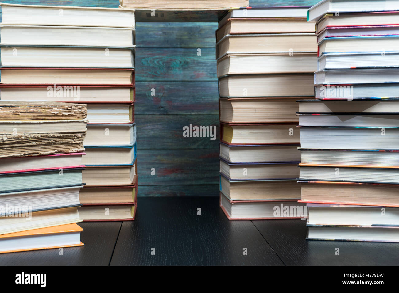 Many books in a bookstore or library Stock Photo - Alamy
