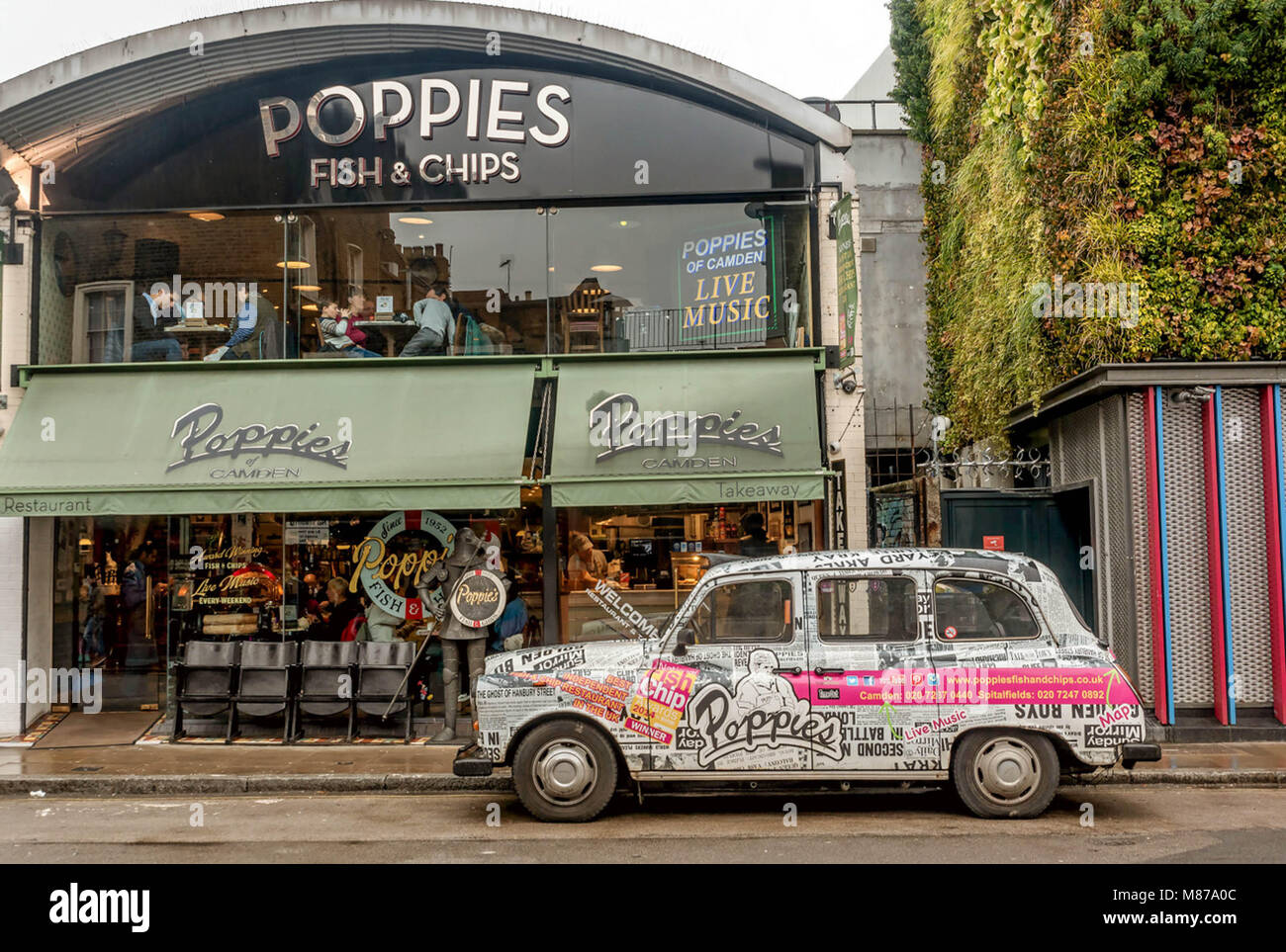 Poppies restaurant hi-res stock photography and images - Alamy
