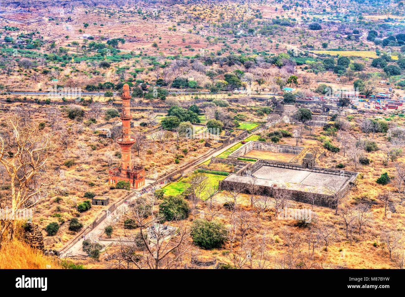 Chand Minar Minaret and Bharat Mata Temple at Daulatabad Fort in ...