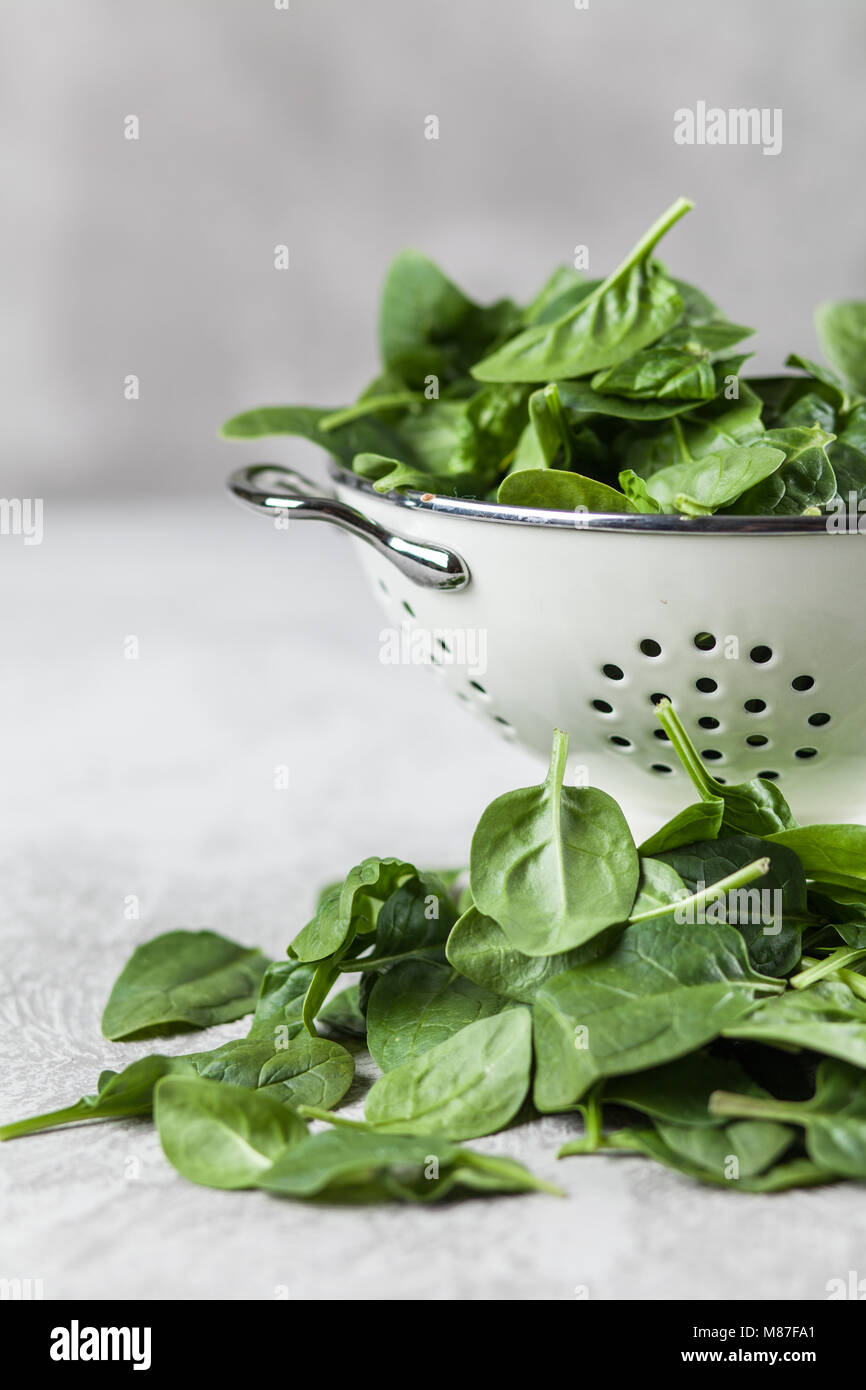 Baby spinach leaves Stock Photo - Alamy