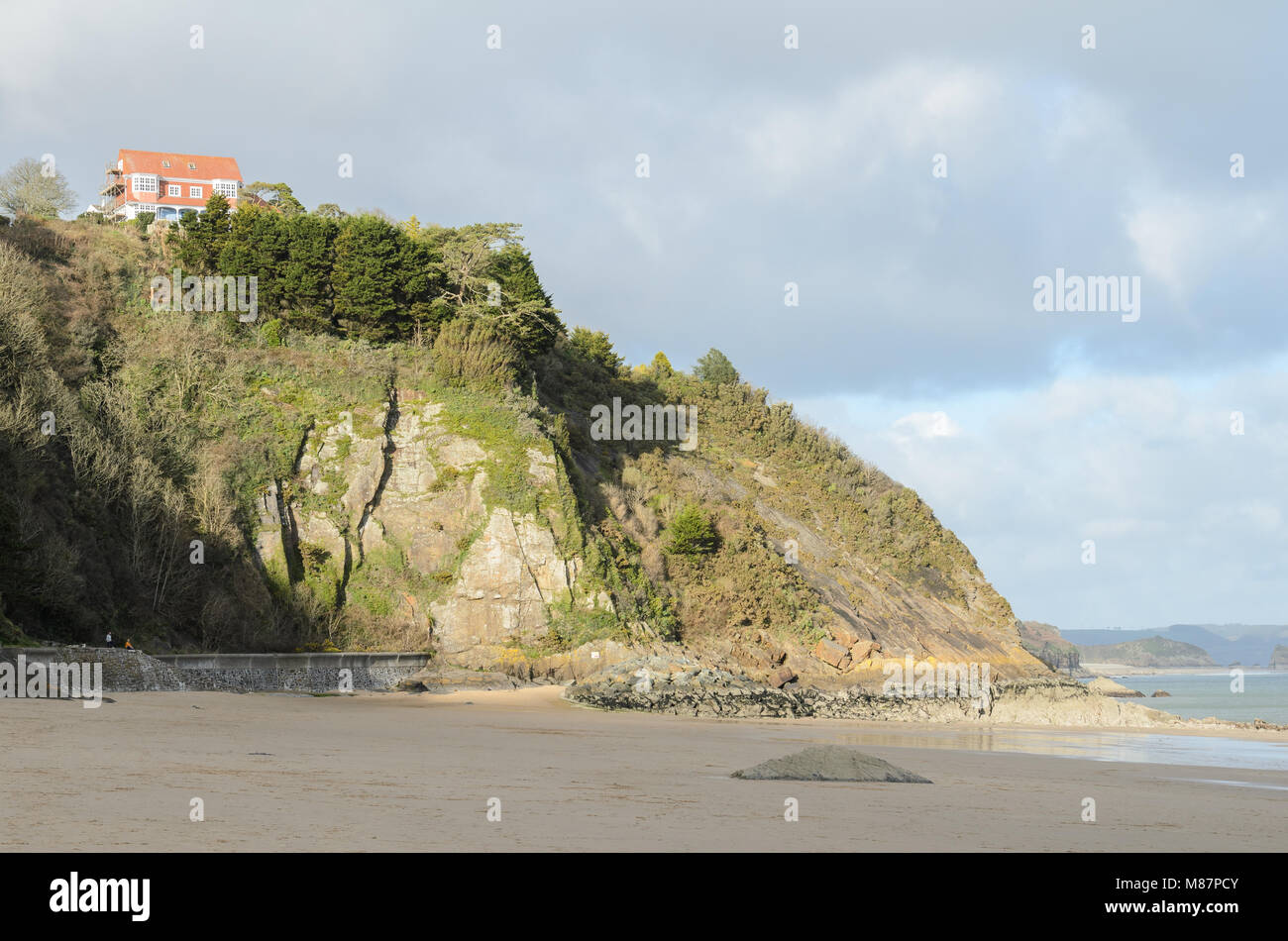 Clifftops beach hi-res stock photography and images - Alamy