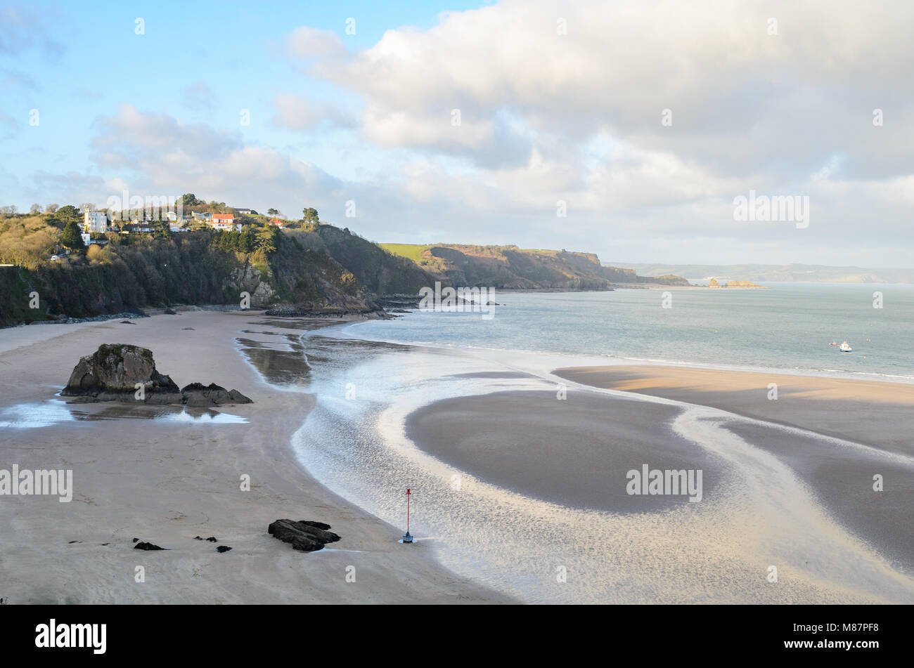 Clifftops beach hi-res stock photography and images - Alamy