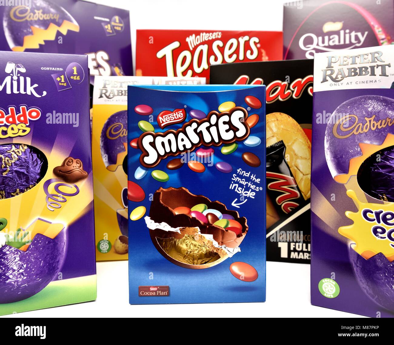 Assorted chocolate easter eggs hi-res stock photography and images - Alamy