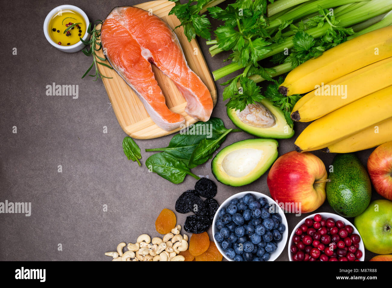 Green vegetables nuts fish hi-res stock photography and images - Alamy