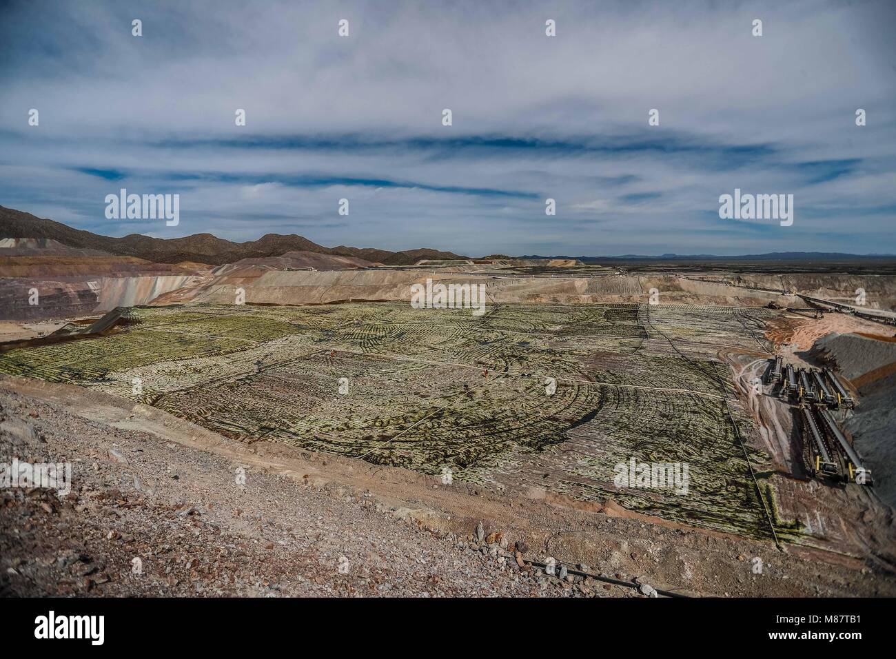 Transformation of metals hi-res stock photography and images - Alamy