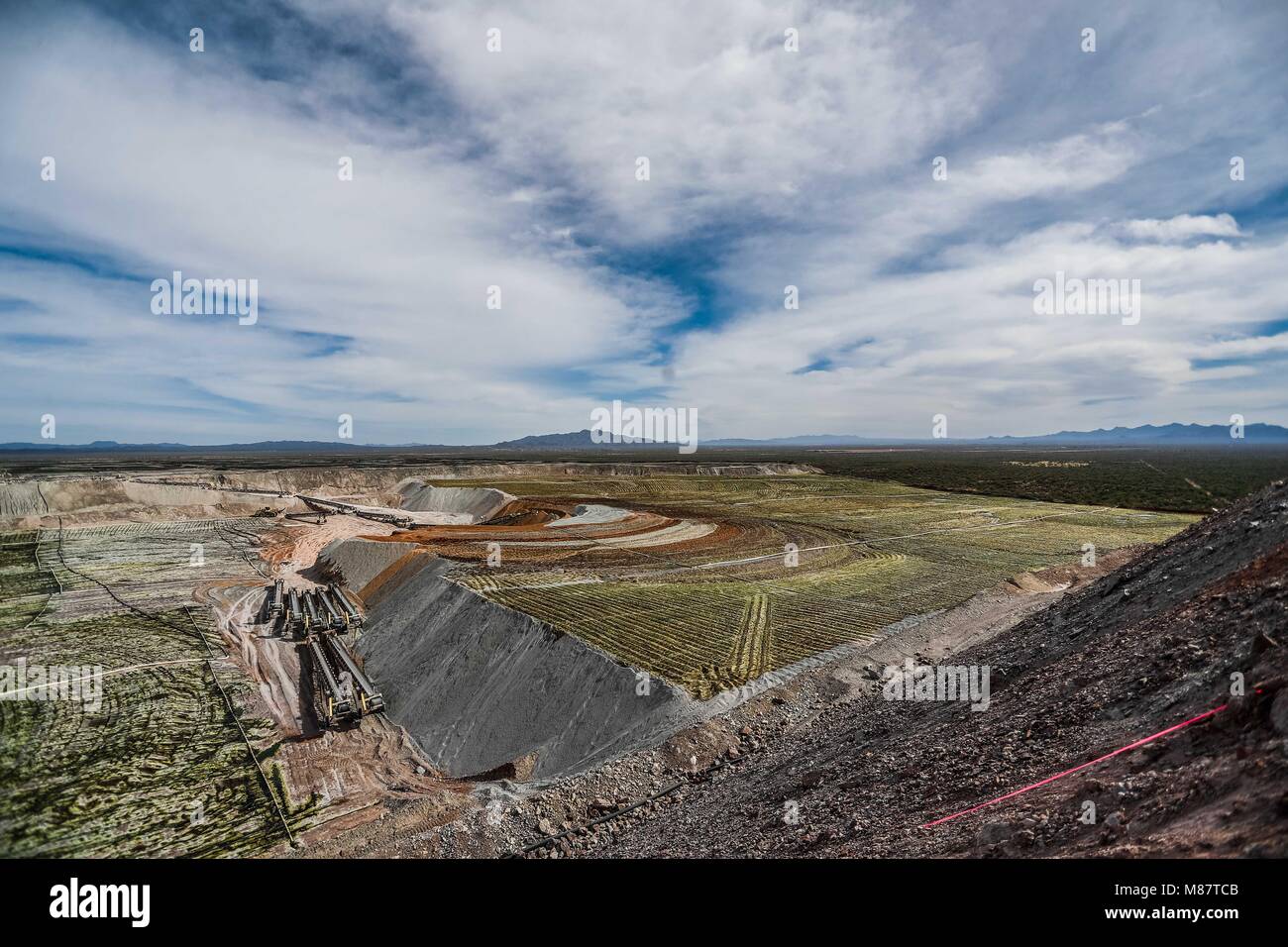 Solvent extraction hi-res stock photography and images - Alamy