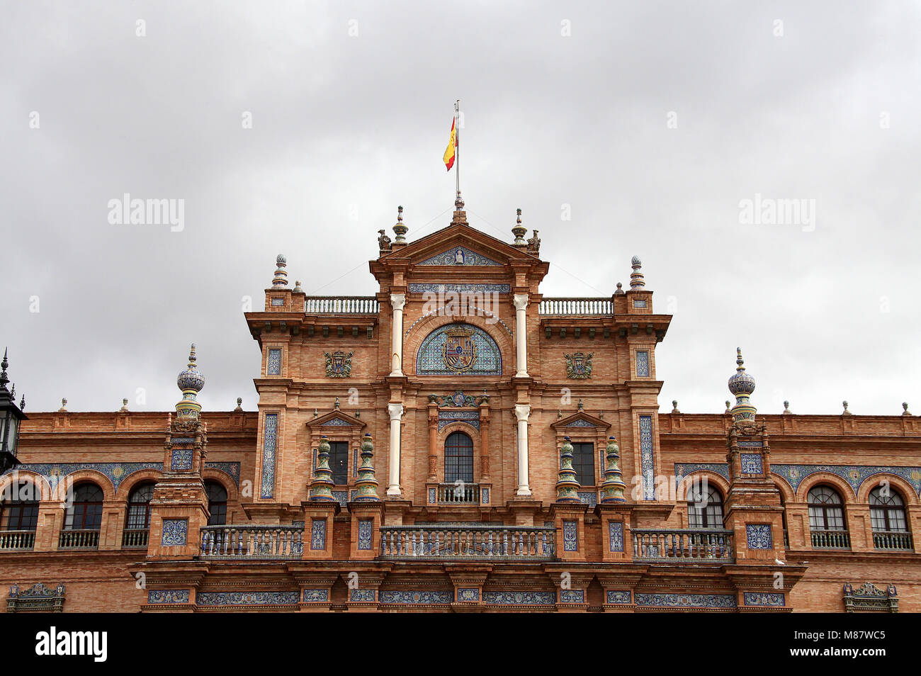 Central main crest hi-res stock photography and images - Alamy