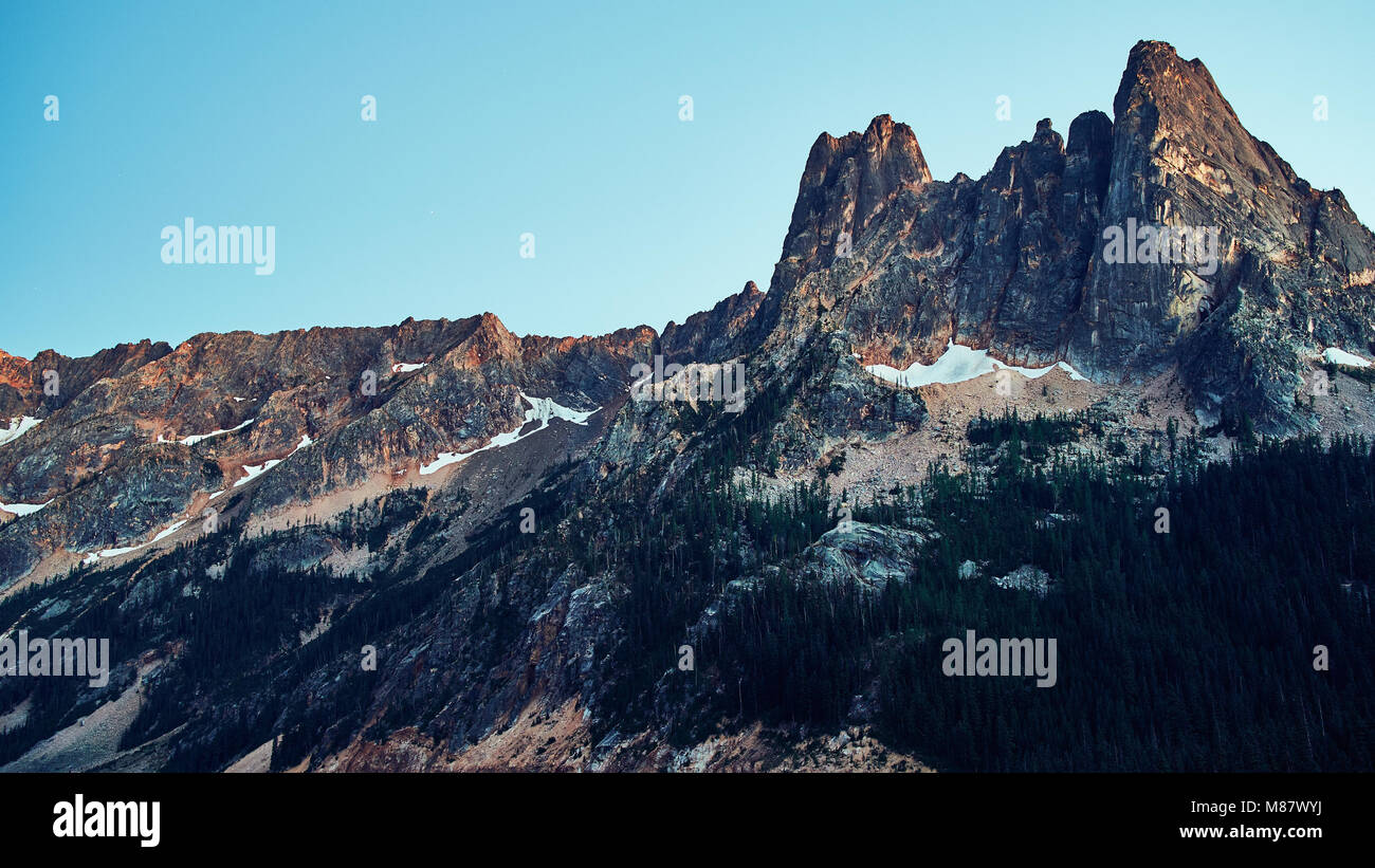 North Cascade Mountains Stock Photo - Alamy
