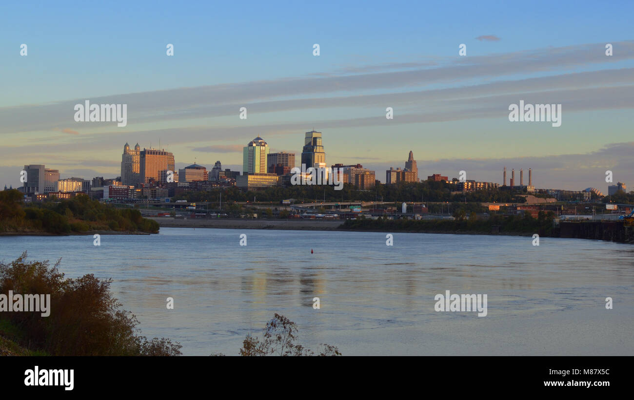 Kansas city skyline hi-res stock photography and images - Alamy