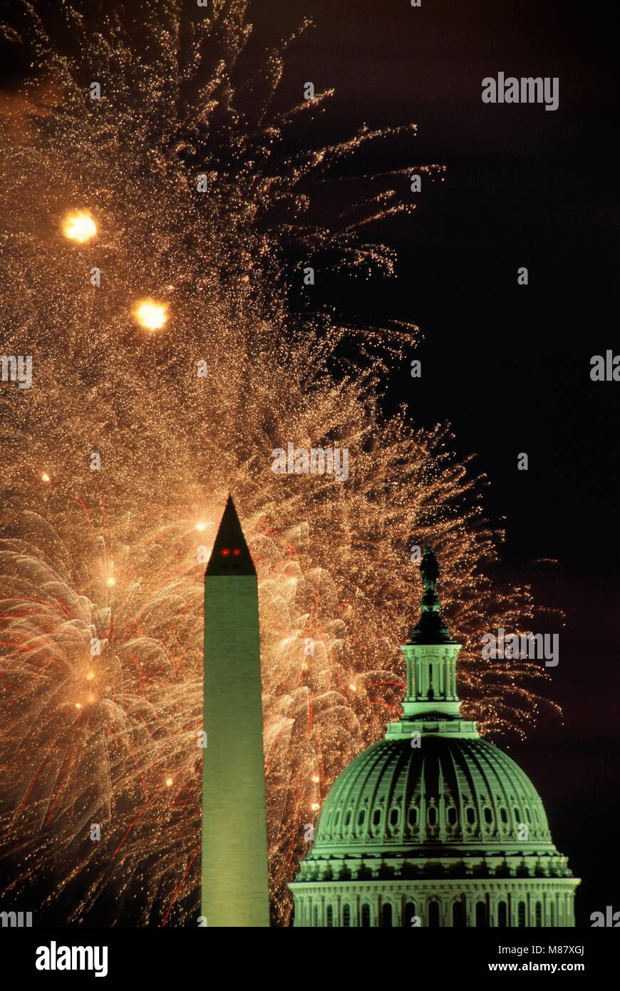 Washington DC., USA, July 4, 1993 Fireworks light up the skies over the ...