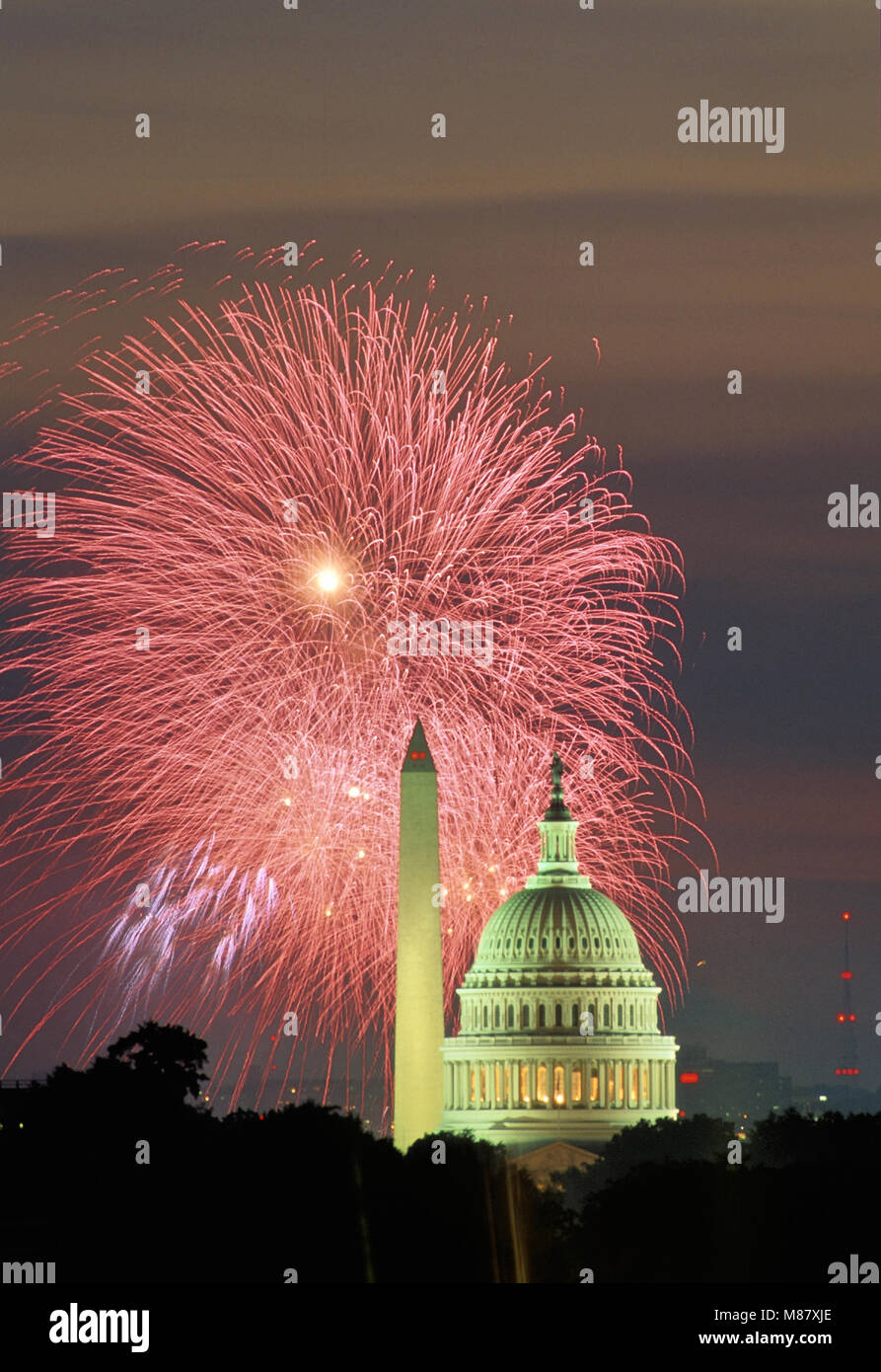 Washington DC., USA, July 4, 1993 Fireworks light up the skies over the ...
