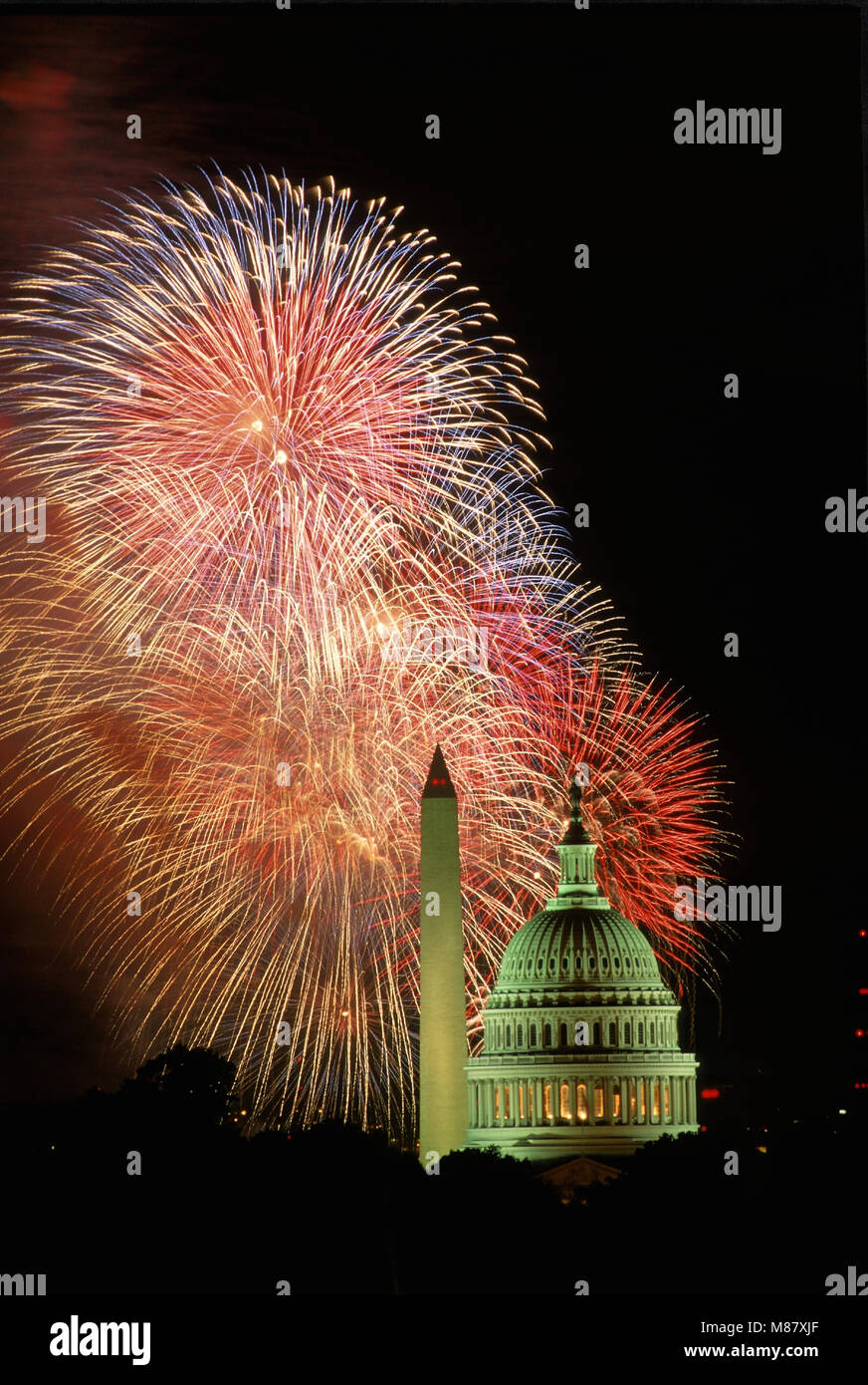 Washington DC., USA, July 4, 1993 Fireworks light up the skies over the ...