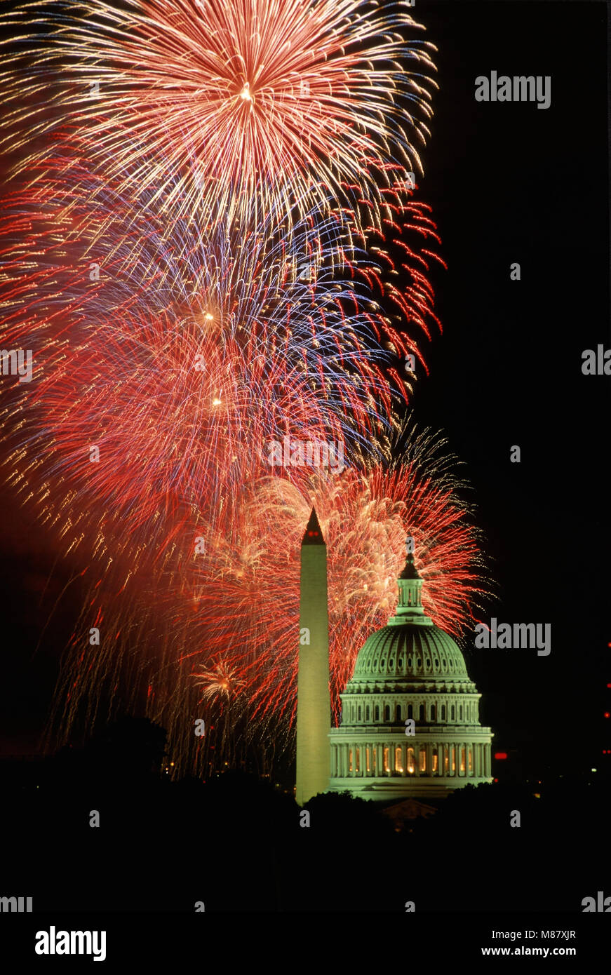 Washington DC., USA, July 4, 1993 Fireworks light up the skies over the ...