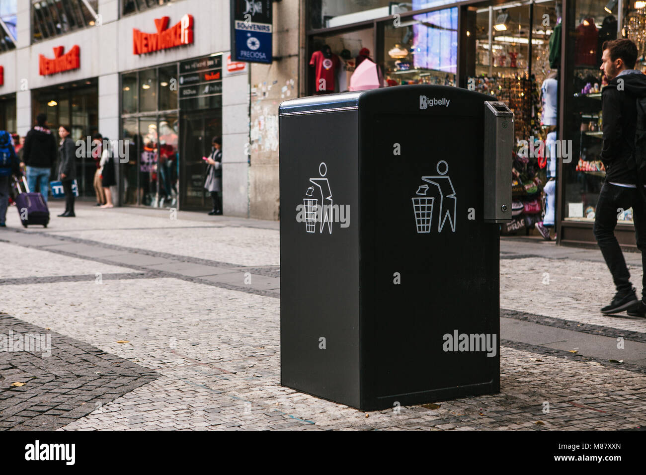 Modern clever hi-res stock photography and images - Alamy