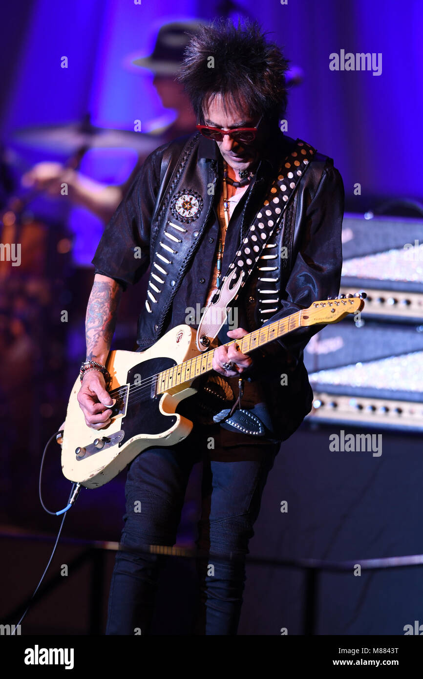 Fort Lauderdale, FL, USA. 14th Mar, 2018. Earl Slick performs during ...