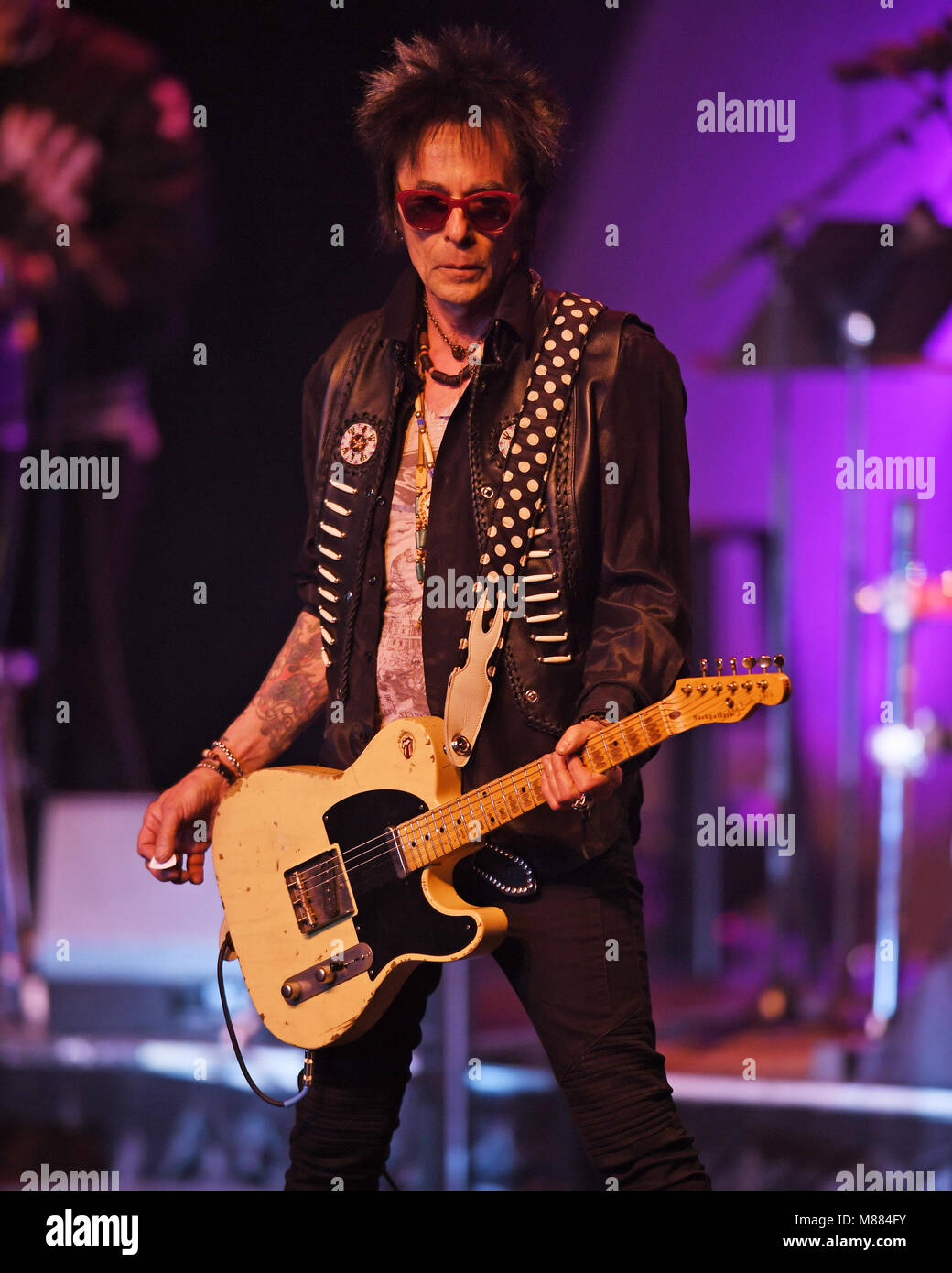 Earl slick hi-res stock photography and images - Alamy