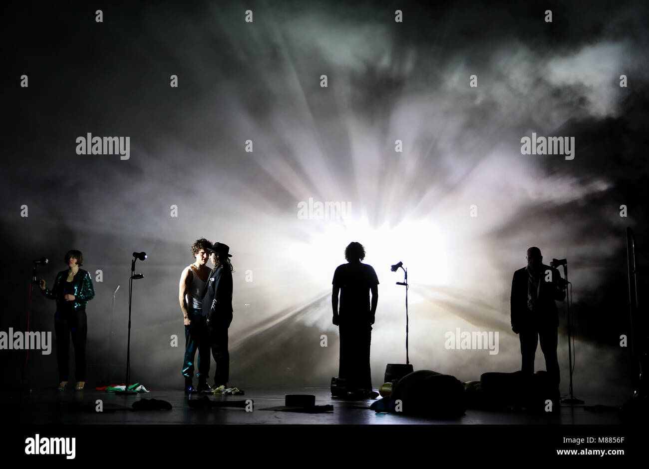 15 March 2018, Germany, Hamburg: Actors (l-r) Franziska Hartmann ...