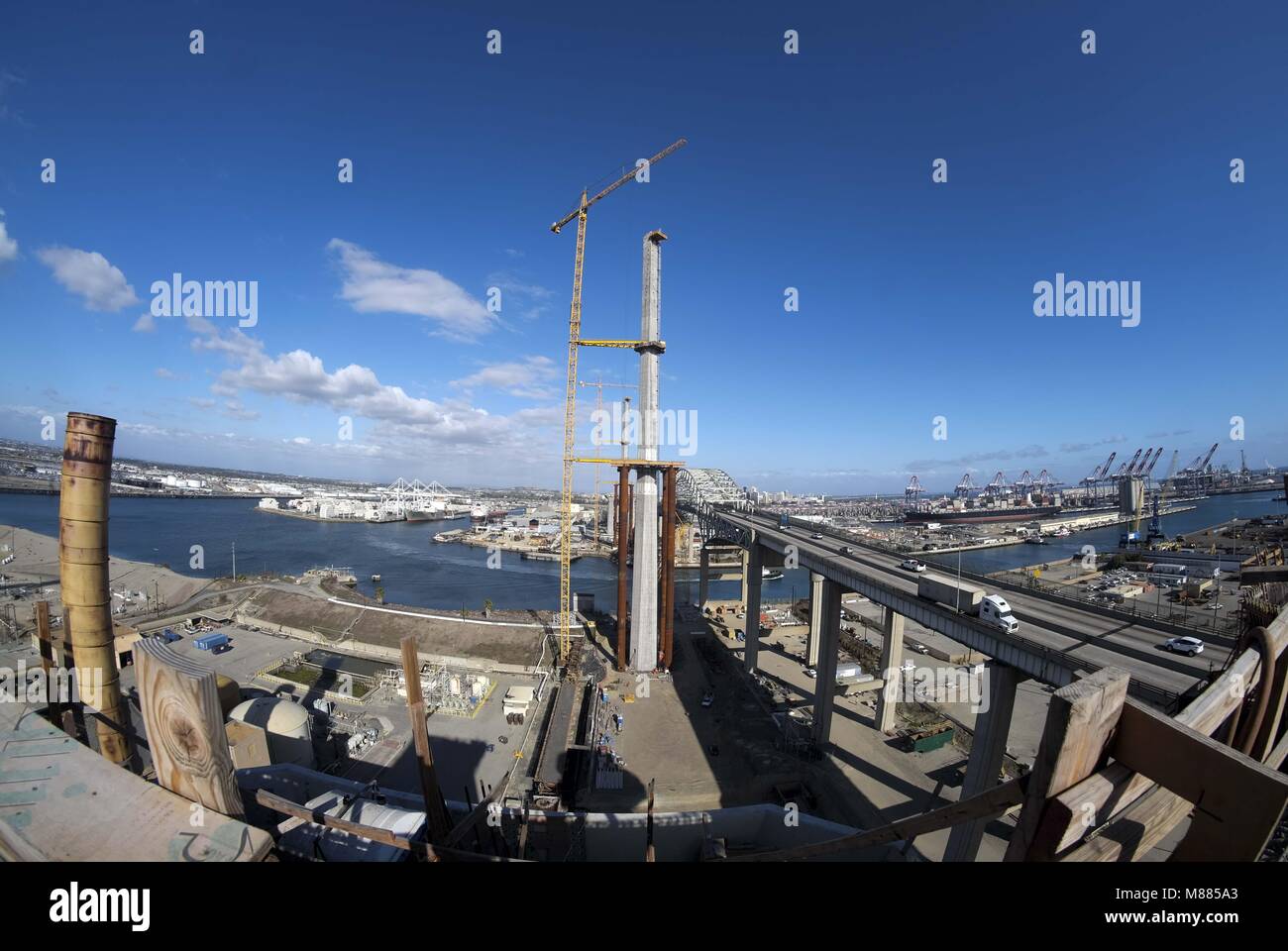 Los Angeles, California, USA. 12th Feb, 2018. The bridge construction ...