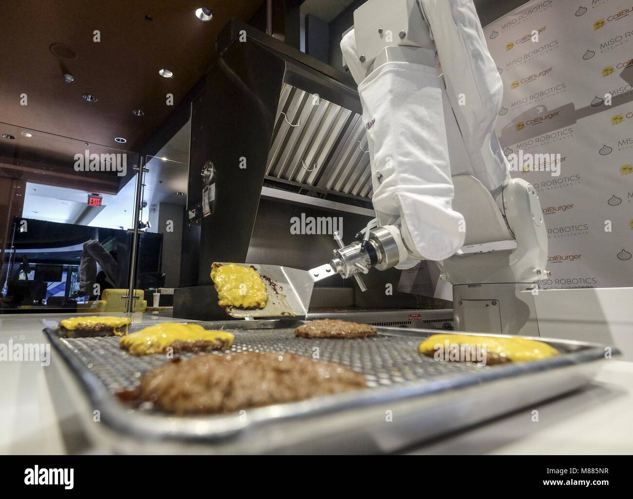 Flippy hi-res stock photography and images - Alamy