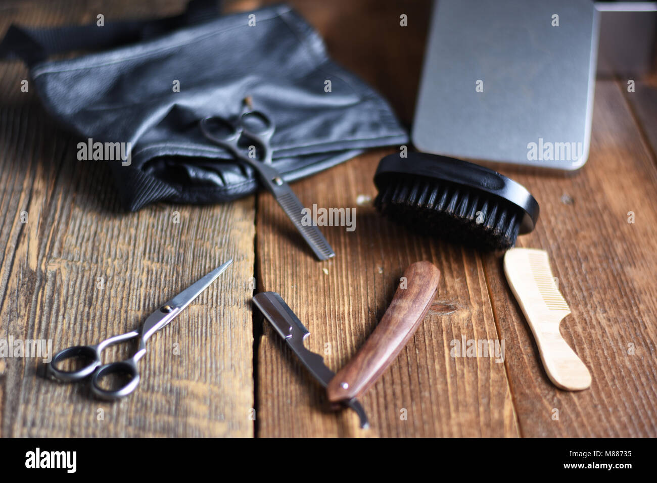 Vintage tools of barber shop on wooden background Stock Photo - Alamy