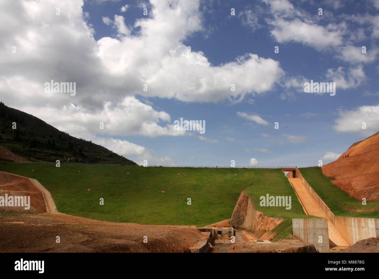 Largest earth dam hi-res stock photography and images - Alamy