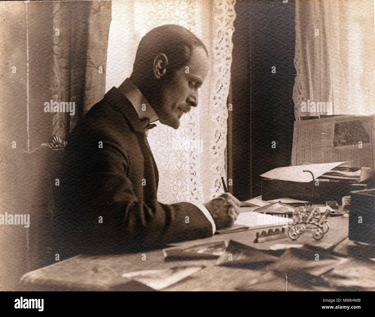Burton holmes archive hi-res stock photography and images - Alamy