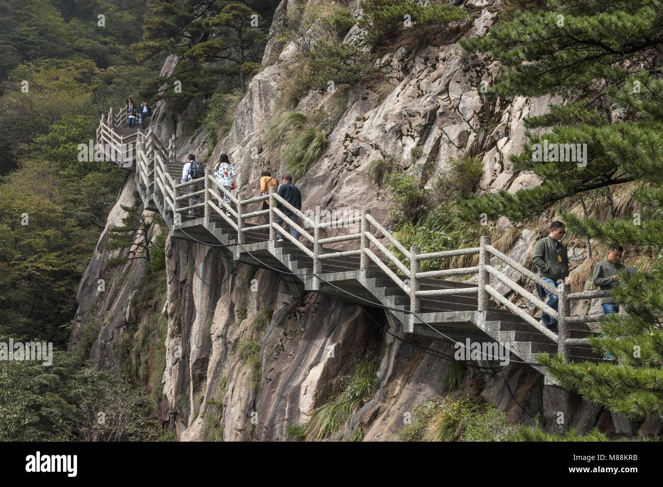 Cliff walkway in the Huangshan Mountains, Anhui Province, China Stock ...