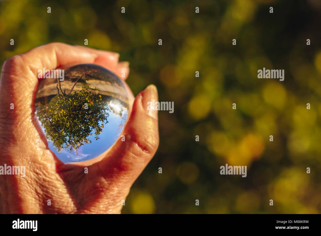 Crystal in sunlight hi-res stock photography and images - Alamy